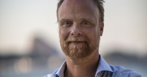 Henrik Brandão Jönsson - En av Sveriges roligaste utrikeskorrespondenter Henrik Brandão Jönsson - En av Sveriges roligaste utrikeskorrespondenter